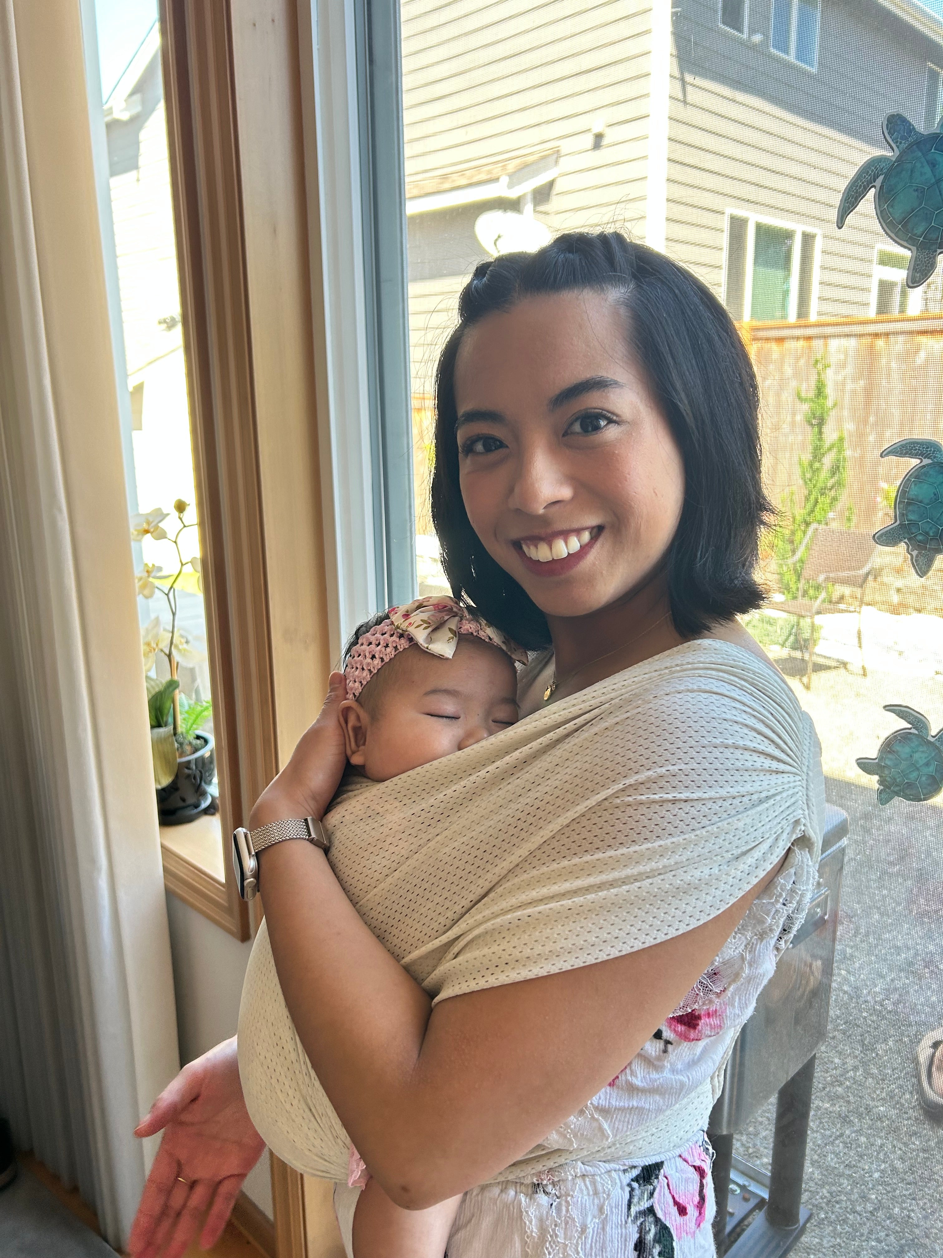Babywearing Week / Megan Valmonte – Konny Baby